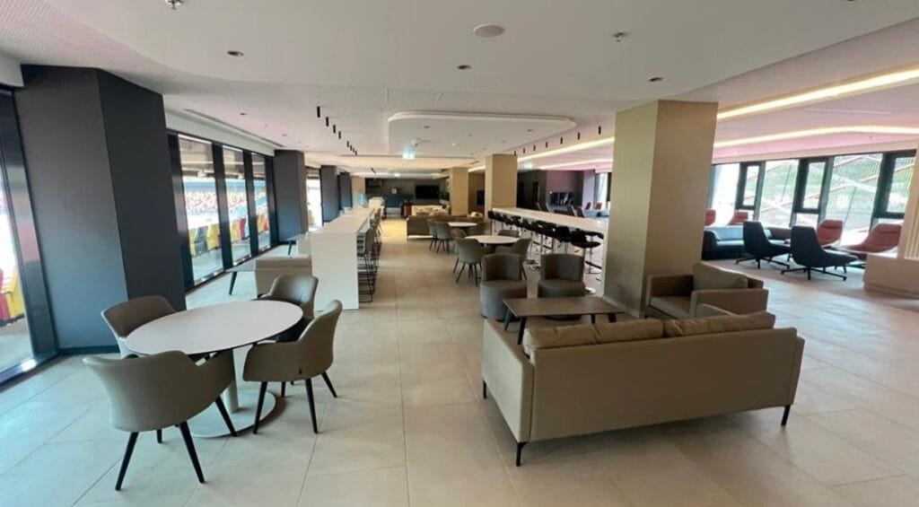 (Видео) Африканското ремек-дело за новата ера: Хоима Сити стадион! - SportStation.mk